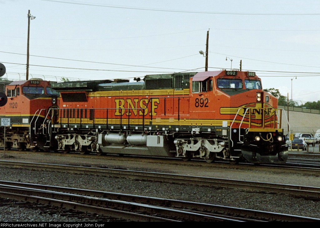 BNSF 892